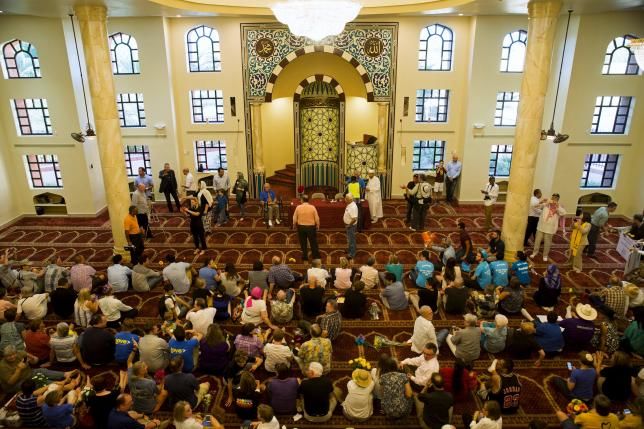 Arizona Mosque Holds 'Love Not Hate' Event - MOST